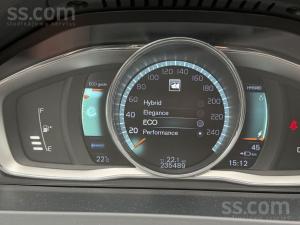 Grey Volvo V60 2015 in Riga, with an engine capacity of 2.40 L and mileage of 235 thousand km for 11575 €, photo 29 on AUTOMOTO.COM.LV