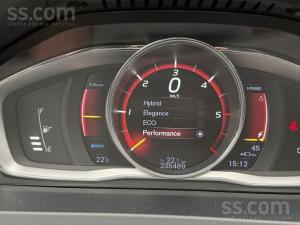 Grey Volvo V60 2015 in Riga, with an engine capacity of 2.40 L and mileage of 235 thousand km for 11575 €, photo 30 on AUTOMOTO.COM.LV