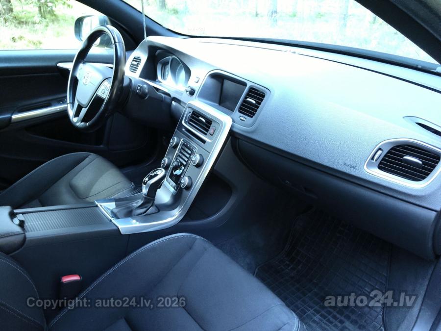Серый Вольво B60 2015 в Выру, объемом двигателя 2.00 л и пробегом 222 тыс. км за 7500 €, фото 3 на AUTOMOTO.COM.LV