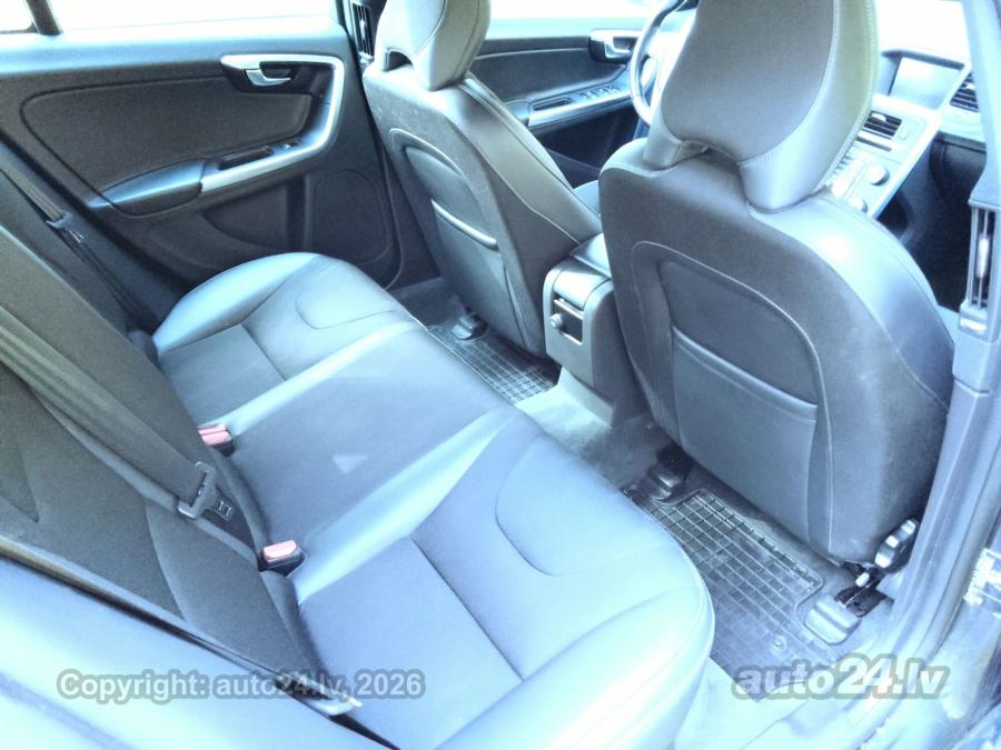 Серый Вольво B60 2015 в Выру, объемом двигателя 2.00 л и пробегом 222 тыс. км за 7500 €, фото 4 на AUTOMOTO.COM.LV