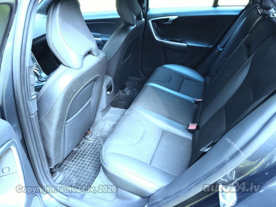 Серый Вольво B60 2015 в Выру, объемом двигателя 2.00 л и пробегом 222 тыс. км за 7500 €, фото 7 на AUTOMOTO.COM.LV