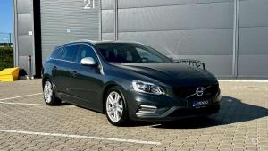 Grey Volvo V60 2015 in Vilnius, with an engine capacity of 2.40 L and mileage of 265 thousand km for 7990 €, photo 4 on AUTOMOTO.COM.LV