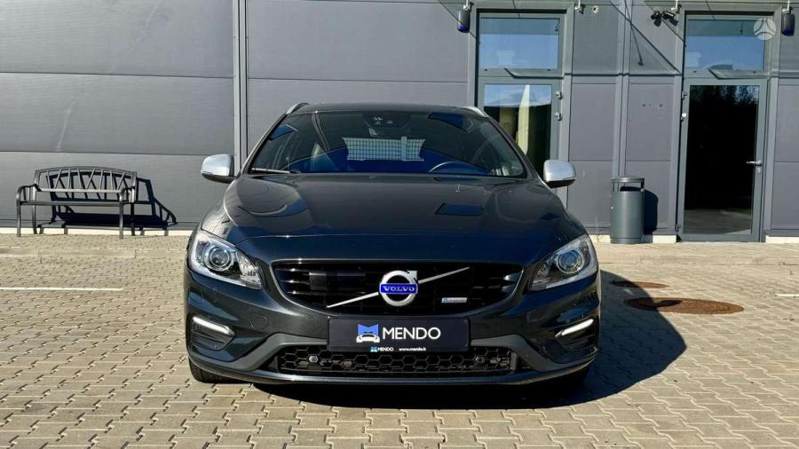 Grey Volvo V60 2015 in Vilnius, with an engine capacity of 2.40 L and mileage of 265 thousand km for 7990 €, photo 6 on AUTOMOTO.COM.LV