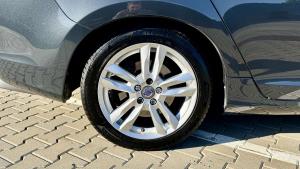 Grey Volvo V60 2015 in Vilnius, with an engine capacity of 2.40 L and mileage of 265 thousand km for 7990 €, photo 13 on AUTOMOTO.COM.LV