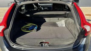 Grey Volvo V60 2015 in Vilnius, with an engine capacity of 2.40 L and mileage of 265 thousand km for 7990 €, photo 14 on AUTOMOTO.COM.LV