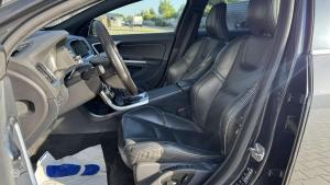 Grey Volvo V60 2015 in Vilnius, with an engine capacity of 2.40 L and mileage of 265 thousand km for 7990 €, photo 20 on AUTOMOTO.COM.LV