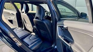 Grey Volvo V60 2015 in Vilnius, with an engine capacity of 2.40 L and mileage of 265 thousand km for 7990 €, photo 22 on AUTOMOTO.COM.LV