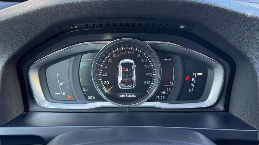 Grey Volvo V60 2015 in Vilnius, with an engine capacity of 2.40 L and mileage of 265 thousand km for 7990 €, photo 26 on AUTOMOTO.COM.LV