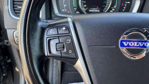 Grey Volvo V60 2015 in Vilnius, with an engine capacity of 2.40 L and mileage of 265 thousand km for 7990 €, photo 31 on AUTOMOTO.COM.LV
