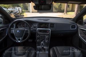 Grey Volvo V60 2015 in Parnu, with an engine capacity of 2.40 L and mileage of 251 thousand km for 10400 €, photo 9 on AUTOMOTO.COM.LV