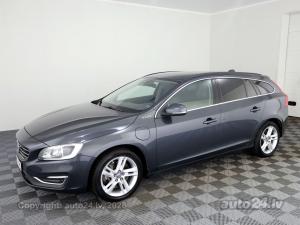 Pelēks Volvo V60 2015 Tallina, ar dzinēja tilpumu 2.40 L un nobraukumu 332 tūkst. km par 5499 €, foto 3 vietnē AUTOMOTO.COM.LV
