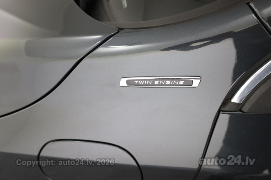 Pelēks Volvo V60 2015 Tallina, ar dzinēja tilpumu 2.40 L un nobraukumu 332 tūkst. km par 5499 €, foto 10 vietnē AUTOMOTO.COM.LV