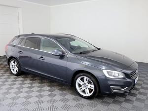 Pelēks Volvo V60 2015 Tallina, ar dzinēja tilpumu 2.40 L un nobraukumu 332 tūkst. km par 5499 €, foto  vietnē AUTOMOTO.COM.LV