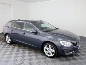 Pelēks Volvo V60 2015 Tallina, ar dzinēja tilpumu 2.40 L un nobraukumu 332 tūkst. km par 5499 €, foto 10 vietnē AUTOMOTO.COM.LV