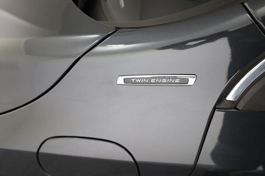 Pelēks Volvo V60 2015 Tallina, ar dzinēja tilpumu 2.40 L un nobraukumu 332 tūkst. km par 5499 €, foto 17 vietnē AUTOMOTO.COM.LV