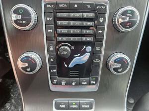 Grey Volvo V60 2015 in Taurage, with an engine capacity of 2.40 L and mileage of 300 thousand km for 6350 €, photo 19 on AUTOMOTO.COM.LV