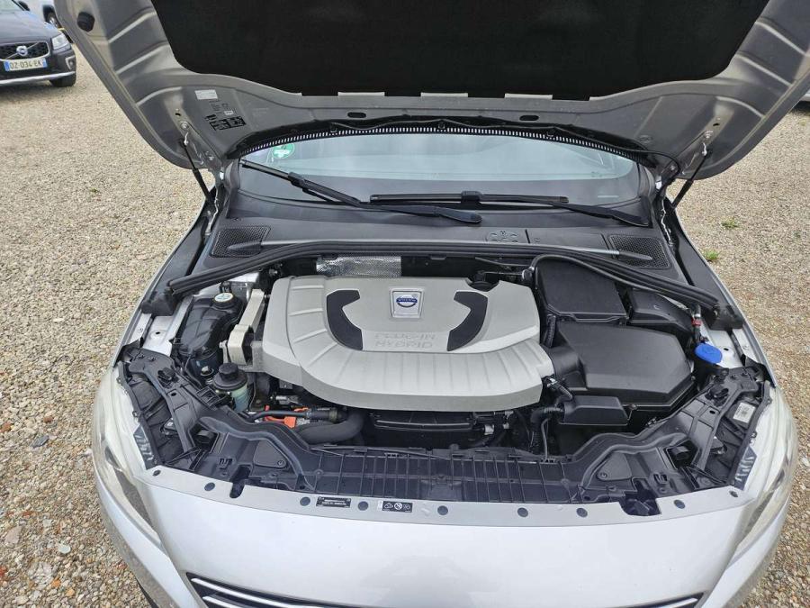 Grey Volvo V60 2015 in Taurage, with an engine capacity of 2.40 L and mileage of 300 thousand km for 6350 €, photo 20 on AUTOMOTO.COM.LV