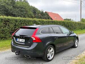 Pelēks Volvo V60 2015 Rapla, ar dzinēja tilpumu 2.40 L un nobraukumu 335 tūkst. km par 6999 €, foto 4 vietnē AUTOMOTO.COM.LV