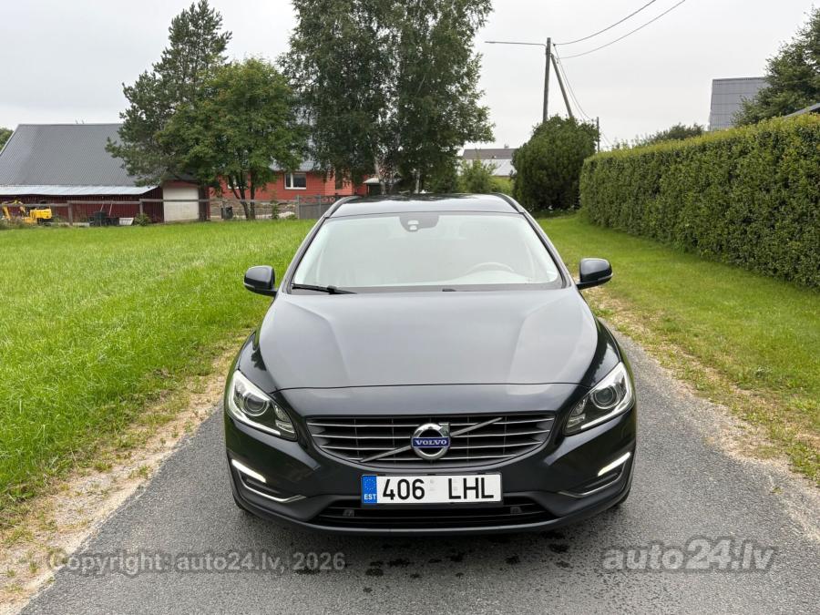 Pelēks Volvo V60 2015 Rapla, ar dzinēja tilpumu 2.40 L un nobraukumu 335 tūkst. km par 6999 €, foto 8 vietnē AUTOMOTO.COM.LV