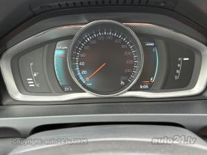 Pelēks Volvo V60 2015 Rapla, ar dzinēja tilpumu 2.40 L un nobraukumu 335 tūkst. km par 6999 €, foto 18 vietnē AUTOMOTO.COM.LV
