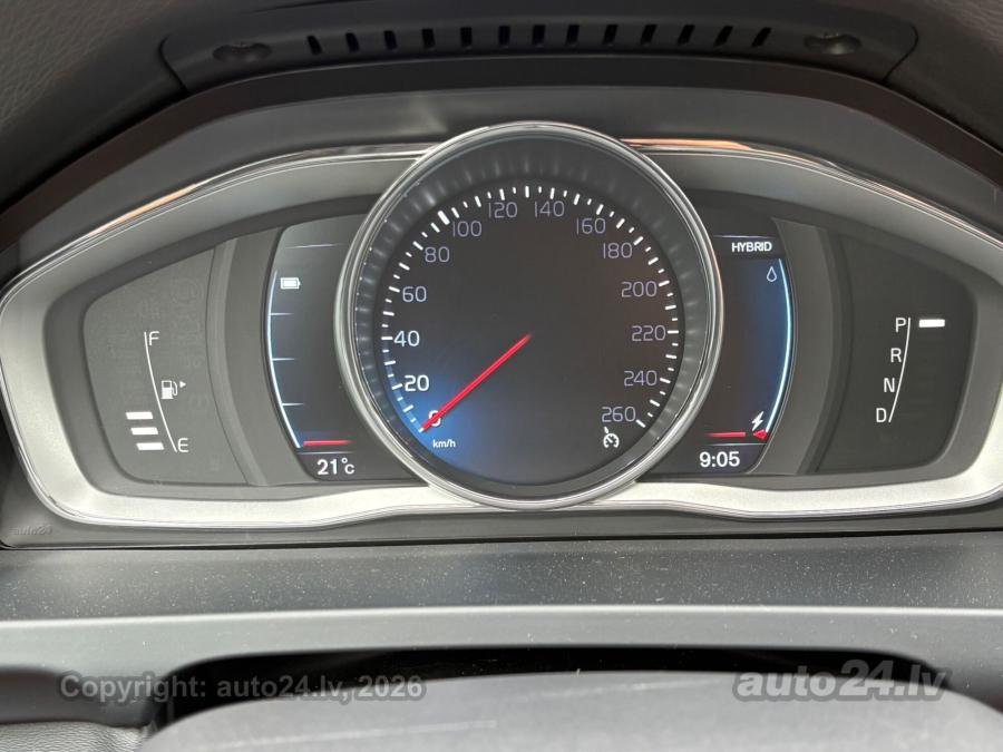 Pelēks Volvo V60 2015 Rapla, ar dzinēja tilpumu 2.40 L un nobraukumu 335 tūkst. km par 6999 €, foto 19 vietnē AUTOMOTO.COM.LV