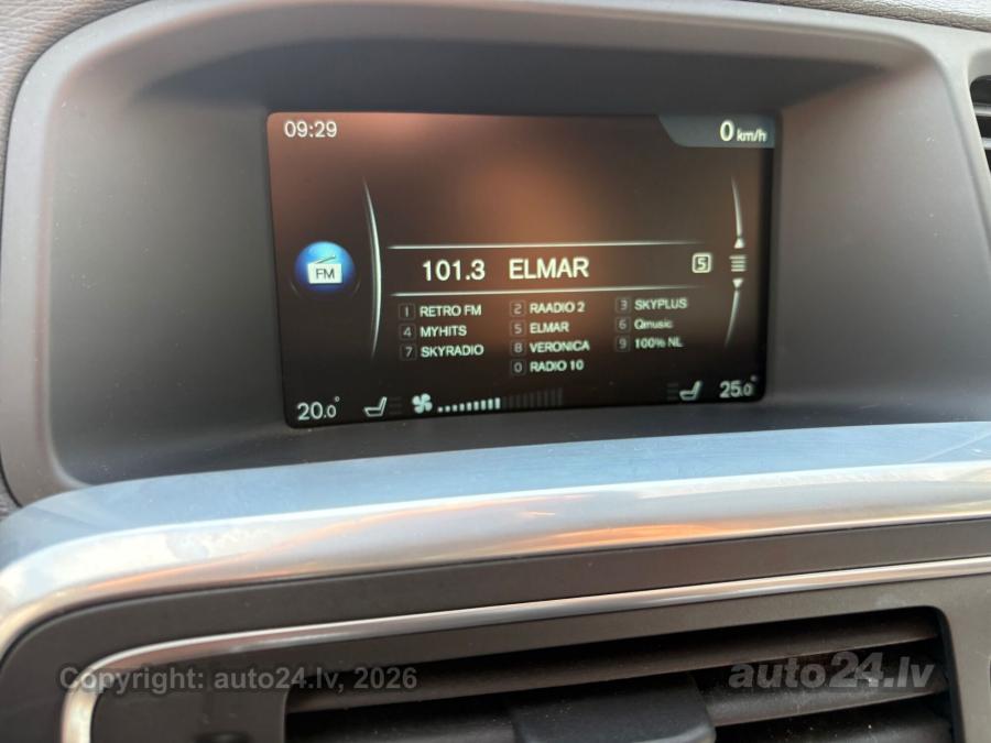 Pelēks Volvo V60 2015 Rapla, ar dzinēja tilpumu 2.40 L un nobraukumu 335 tūkst. km par 6999 €, foto 21 vietnē AUTOMOTO.COM.LV