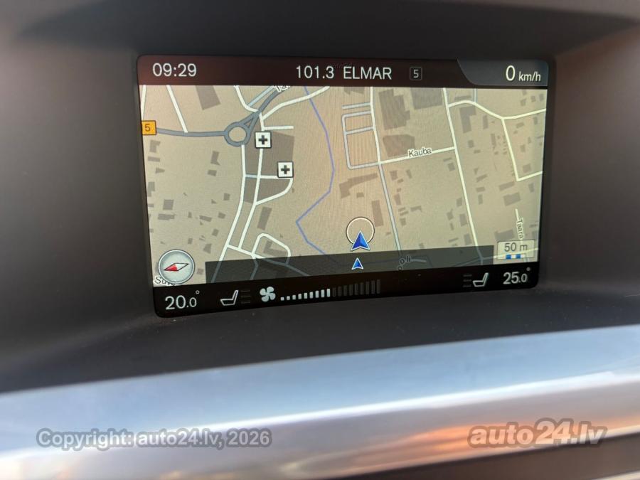 Pelēks Volvo V60 2015 Rapla, ar dzinēja tilpumu 2.40 L un nobraukumu 335 tūkst. km par 6999 €, foto 22 vietnē AUTOMOTO.COM.LV