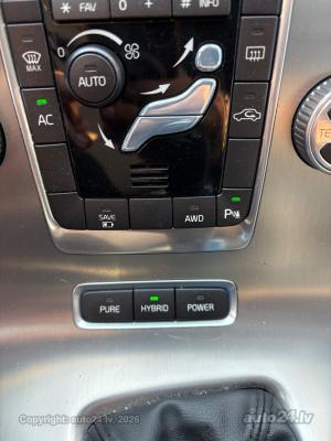 Pelēks Volvo V60 2015 Rapla, ar dzinēja tilpumu 2.40 L un nobraukumu 335 tūkst. km par 6999 €, foto 24 vietnē AUTOMOTO.COM.LV