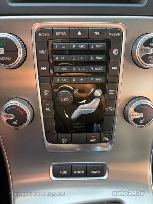 Pelēks Volvo V60 2015 Rapla, ar dzinēja tilpumu 2.40 L un nobraukumu 335 tūkst. km par 6999 €, foto 25 vietnē AUTOMOTO.COM.LV