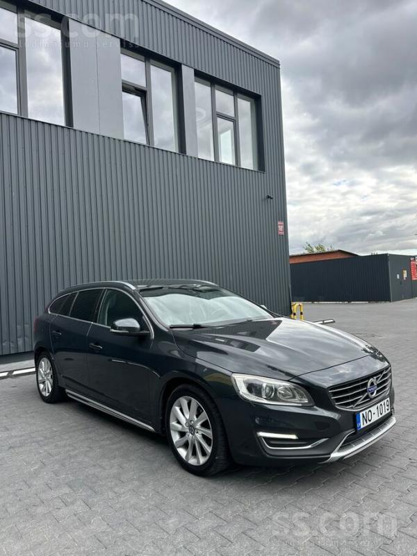 Pelēks Volvo V60 2015 Jelgava, ar dzinēja tilpumu 2.00 L un nobraukumu 277 tūkst. km par 5900 €, foto 1 vietnē AUTOMOTO.COM.LV