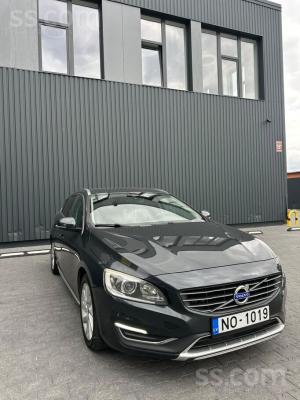 Pelēks Volvo V60 2015 Jelgava, ar dzinēja tilpumu 2.00 L un nobraukumu 277 tūkst. km par 5900 €, foto 3 vietnē AUTOMOTO.COM.LV