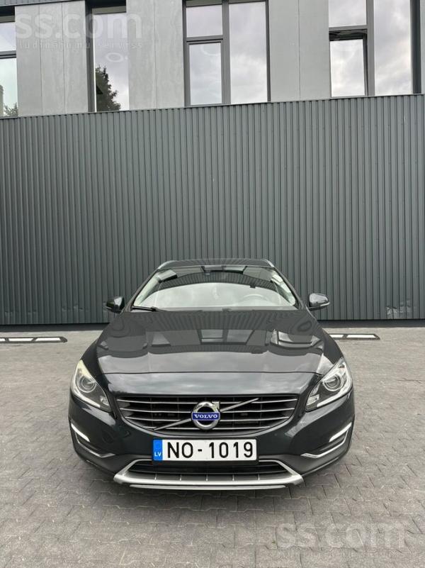Pelēks Volvo V60 2015 Jelgava, ar dzinēja tilpumu 2.00 L un nobraukumu 277 tūkst. km par 5900 €, foto 3 vietnē AUTOMOTO.COM.LV