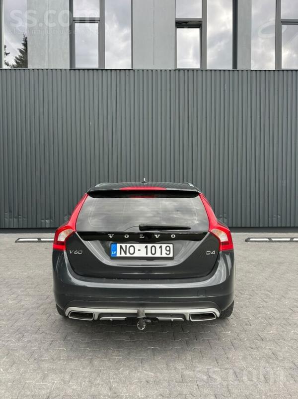 Pelēks Volvo V60 2015 Jelgava, ar dzinēja tilpumu 2.00 L un nobraukumu 277 tūkst. km par 5900 €, foto 6 vietnē AUTOMOTO.COM.LV