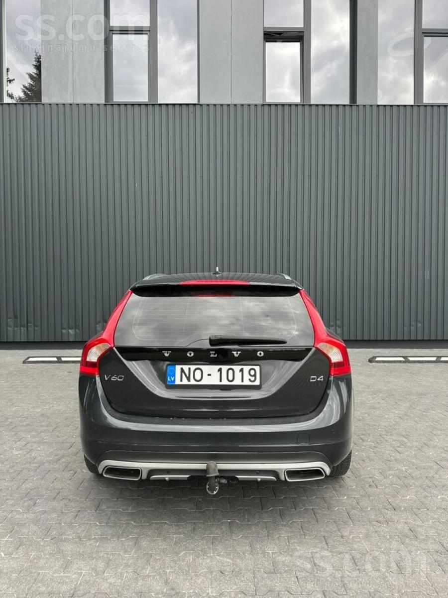 Pelēks Volvo V60 2015 Jelgava, ar dzinēja tilpumu 2.00 L un nobraukumu 277 tūkst. km par 5900 €, foto 7 vietnē AUTOMOTO.COM.LV