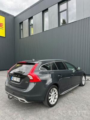 Pelēks Volvo V60 2015 Jelgava, ar dzinēja tilpumu 2.00 L un nobraukumu 277 tūkst. km par 5900 €, foto 8 vietnē AUTOMOTO.COM.LV