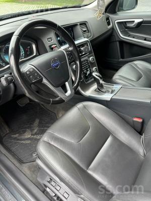 Pelēks Volvo V60 2015 Jelgava, ar dzinēja tilpumu 2.00 L un nobraukumu 277 tūkst. km par 5900 €, foto 11 vietnē AUTOMOTO.COM.LV