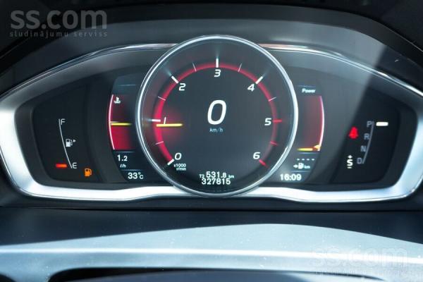 Grey Volvo V60 2015 in Riga, with an engine capacity of 1.60 L and mileage of 325 thousand km for 7190 €, photo 6 on AUTOMOTO.COM.LV