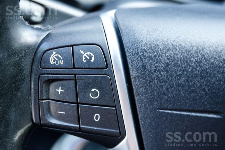 Pelēks Volvo V60 2015 Rīga, ar dzinēja tilpumu 1.60 L un nobraukumu 325 tūkst. km par 7190 €, foto 11 vietnē AUTOMOTO.COM.LV