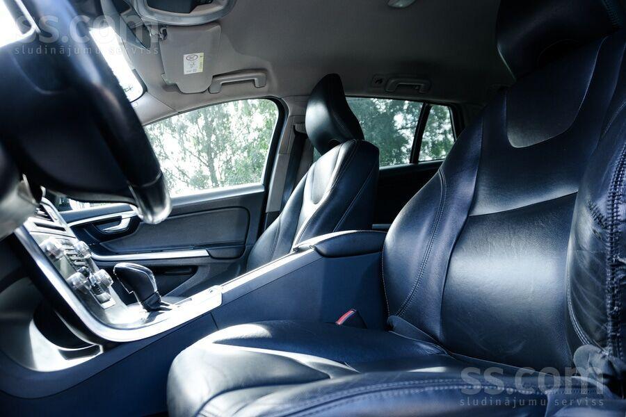 Pelēks Volvo V60 2015 Rīga, ar dzinēja tilpumu 1.60 L un nobraukumu 325 tūkst. km par 7190 €, foto 12 vietnē AUTOMOTO.COM.LV