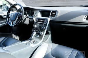 Pelēks Volvo V60 2015 Rīga, ar dzinēja tilpumu 1.60 L un nobraukumu 325 tūkst. km par 7190 €, foto 16 vietnē AUTOMOTO.COM.LV