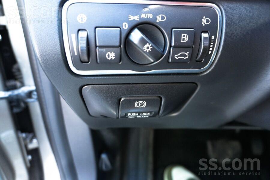 Pelēks Volvo V60 2015 Rīga, ar dzinēja tilpumu 1.60 L un nobraukumu 325 tūkst. km par 7190 €, foto 19 vietnē AUTOMOTO.COM.LV