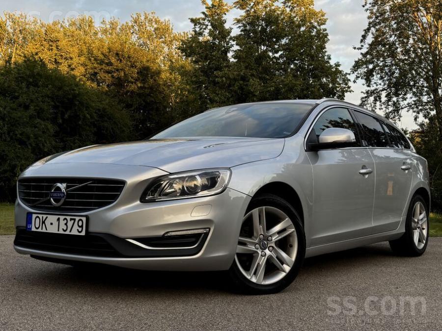 Pelēks Volvo V60 2015 Tukums, ar dzinēja tilpumu 2.00 L un nobraukumu 321 tūkst. km par 7690 €, foto 3 vietnē AUTOMOTO.COM.LV