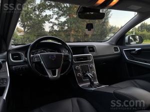 Pelēks Volvo V60 2015 Tukums, ar dzinēja tilpumu 2.00 L un nobraukumu 321 tūkst. km par 7690 €, foto 10 vietnē AUTOMOTO.COM.LV
