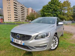 Grey Volvo V60 2015 in Tallinn, with an engine capacity of 2.40 L and mileage of 172 thousand km for 8990 €, photo  on AUTOMOTO.COM.LV