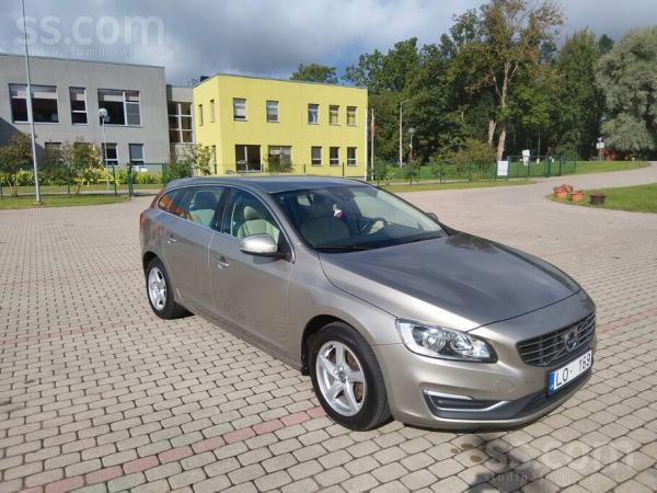 Volvo V60 2015 in Riga on AUTOMOTO.COM.LV Grey Volvo V60 2015 in Riga, with an engine capacity of 2.00 L and mileage of 329 thousand km for 7500 €, photo 3 on AUTOMOTO.COM.LV