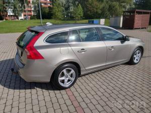Pelēks Volvo V60 2015 Rīga, ar dzinēja tilpumu 2.00 L un nobraukumu 329 tūkst. km par 7500 €, foto 4 vietnē AUTOMOTO.COM.LV