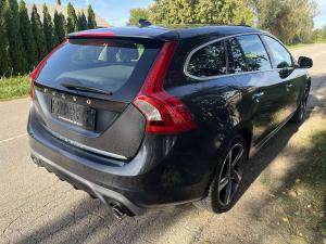 Pelēks Volvo V60 2015 Prienai, ar dzinēja tilpumu 2.40 L un nobraukumu 260 tūkst. km par 7750 €, foto 5 vietnē AUTOMOTO.COM.LV