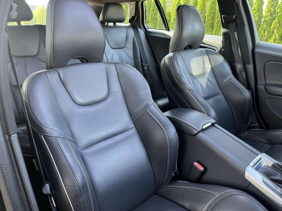 Pelēks Volvo V60 2015 Prienai, ar dzinēja tilpumu 2.40 L un nobraukumu 260 tūkst. km par 7750 €, foto 13 vietnē AUTOMOTO.COM.LV