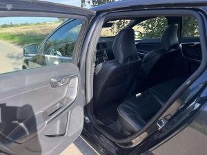 Pelēks Volvo V60 2015 Prienai, ar dzinēja tilpumu 2.40 L un nobraukumu 260 tūkst. km par 7750 €, foto 18 vietnē AUTOMOTO.COM.LV