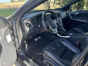 Pelēks Volvo V60 2015 Prienai, ar dzinēja tilpumu 2.40 L un nobraukumu 260 tūkst. km par 7750 €, foto 19 vietnē AUTOMOTO.COM.LV